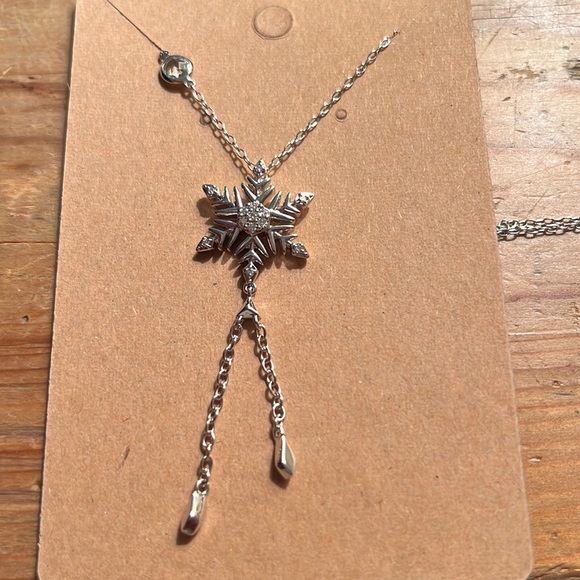 Disney | Jewelry | Nwt Disney Sterling Silver Elsa Snowflake Pendant ...